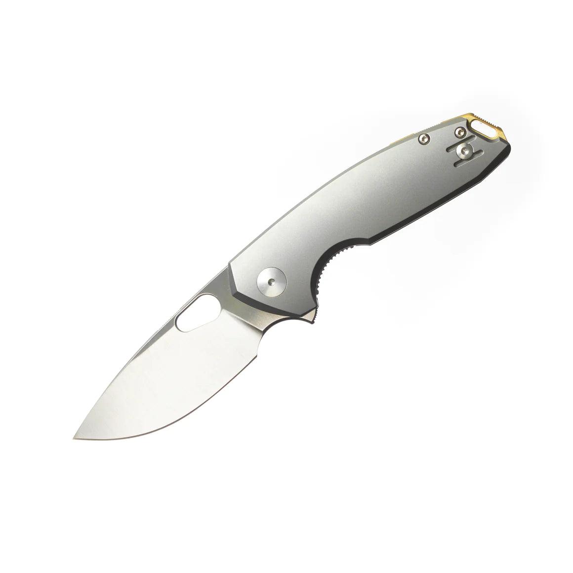 Giant Mouse ACE Tribeca Titanium Satin Magnacut – Knives.mx